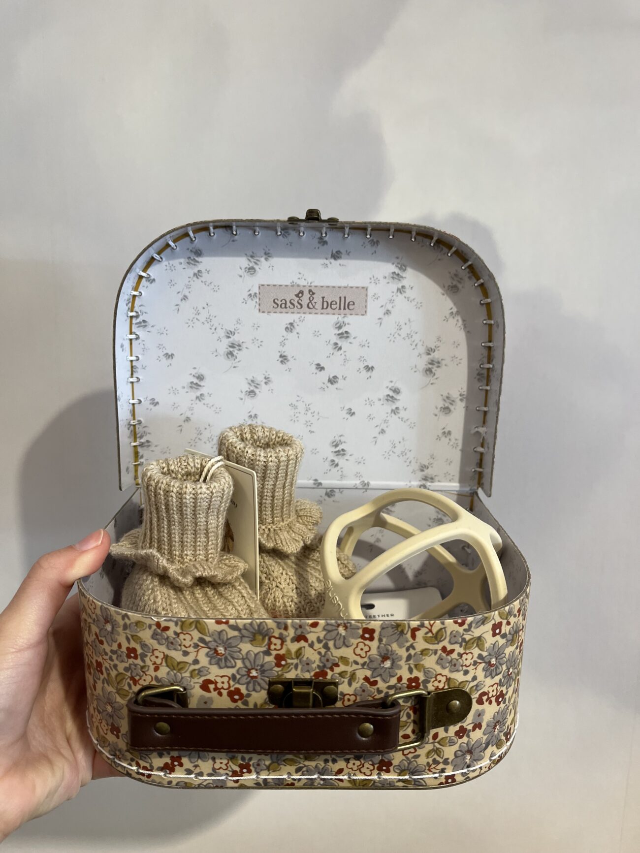 Valise cadeau de naissance #6 - Juliette en Salopette